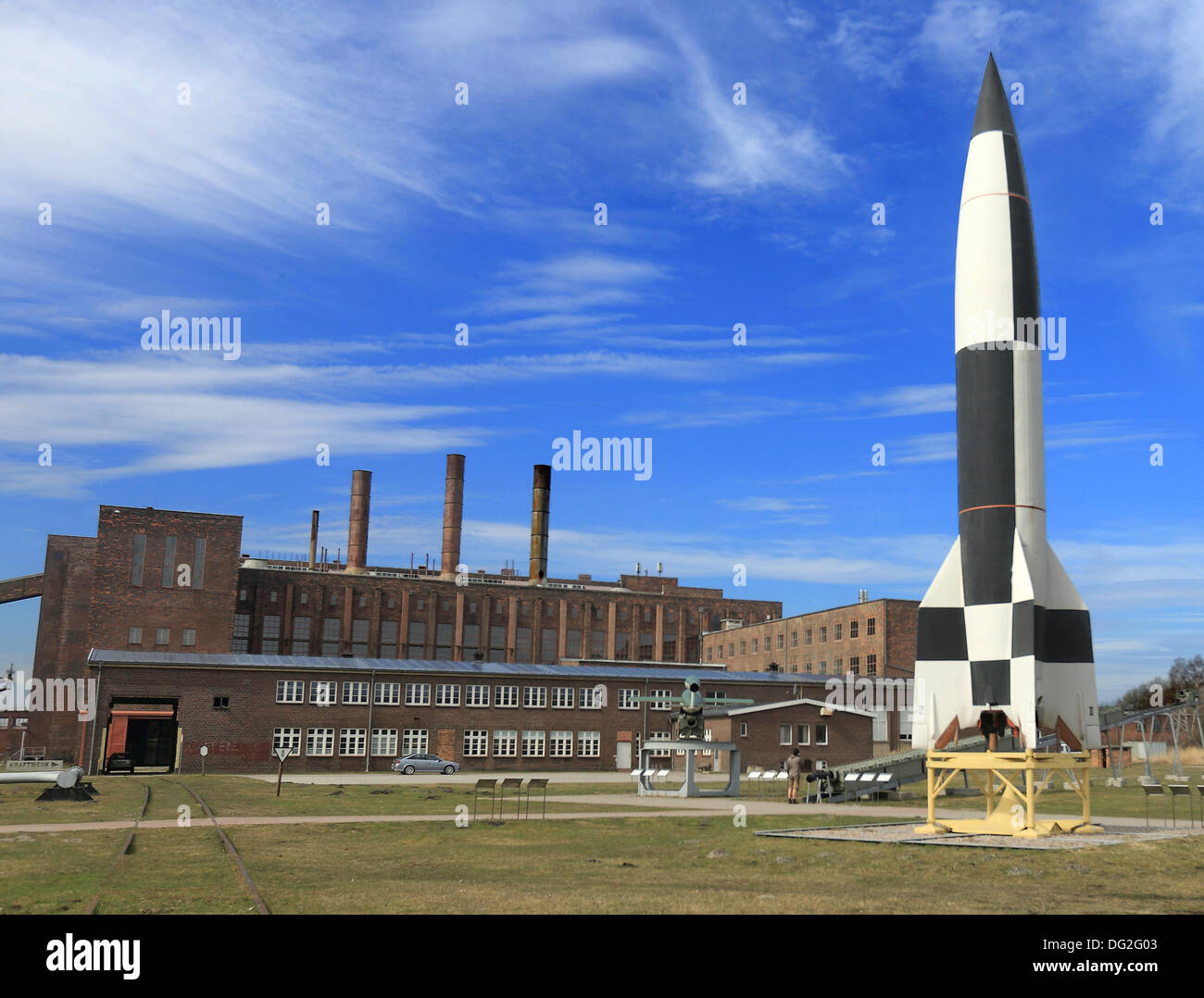 V2 rocket hi-res stock photography and images - Alamy