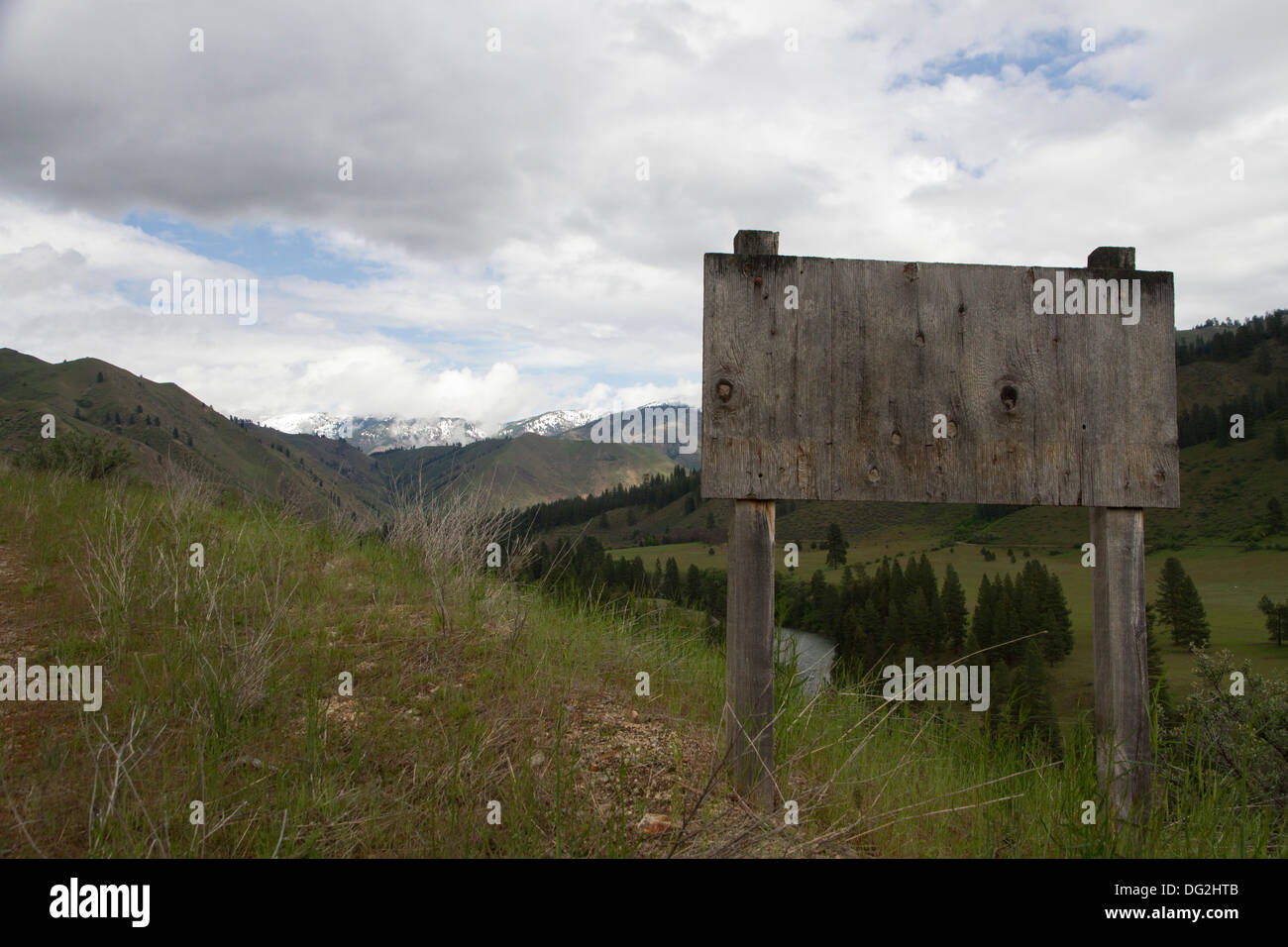 Blank wood sign hi-res stock photography and images - Alamy