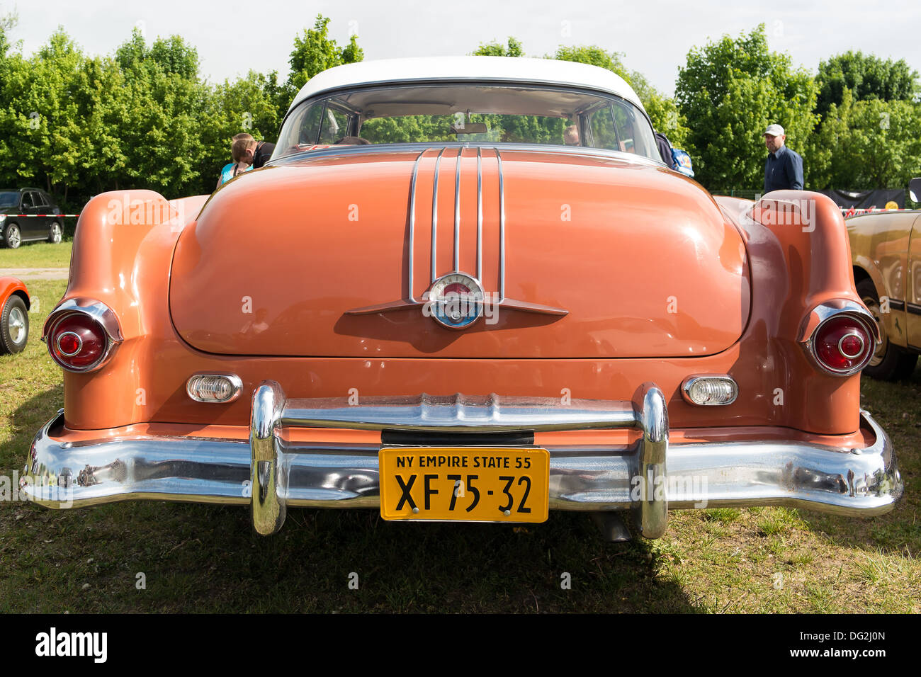 Car Pontiac Star Chief, 2-door coupe, First generation (1954), rear ...
