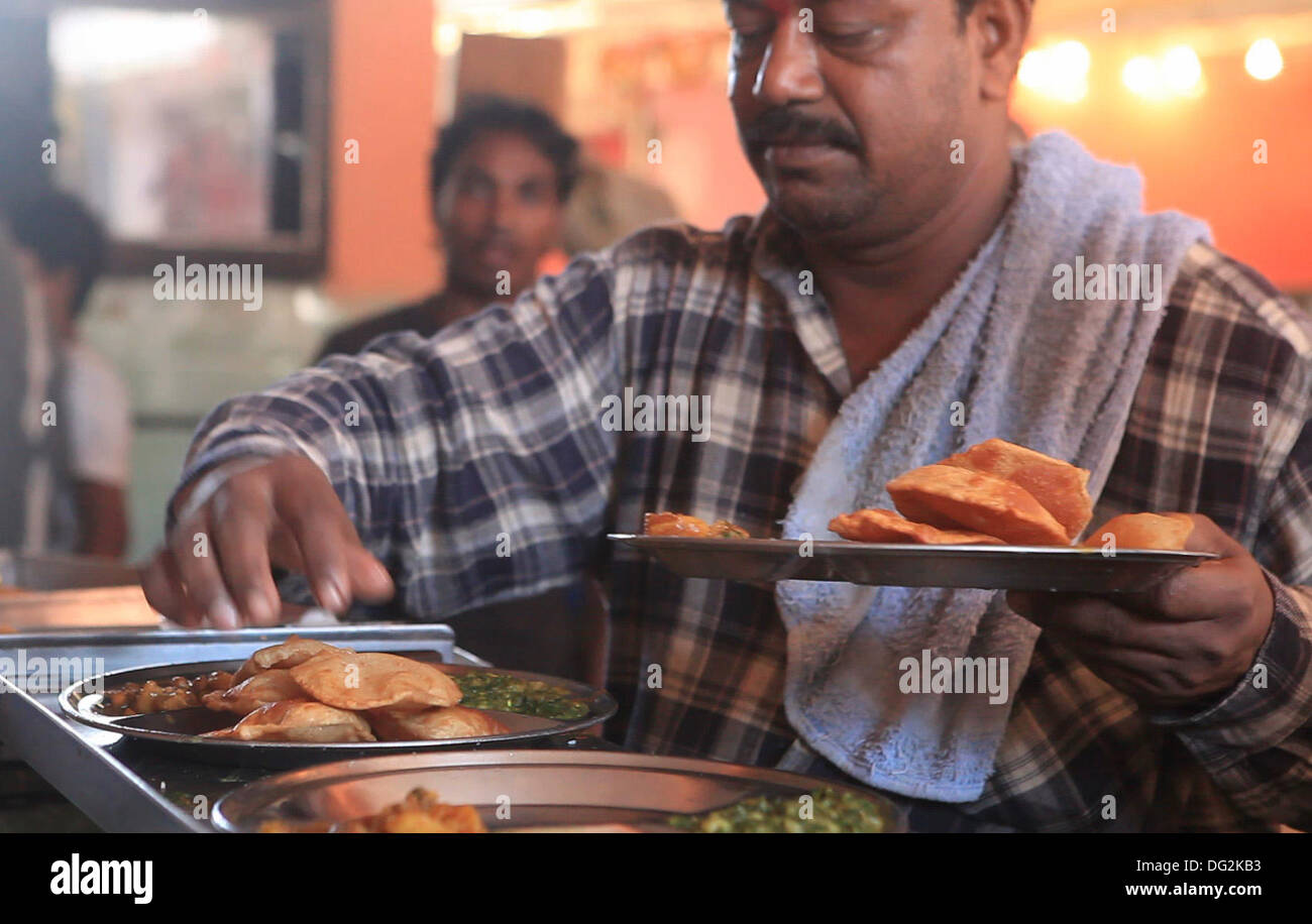 Navi Mumbai, India. 26th Sep, 2013. At the Narayan Tea & food stall ...