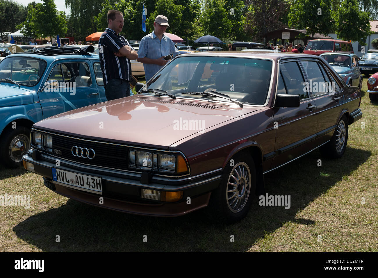 Mid-size luxury car Audi 200 5T Stock Photo - Alamy