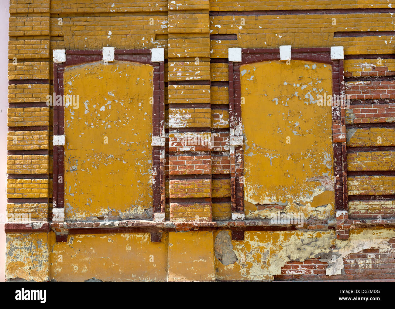 window closed with bricks Stock Photo - Alamy