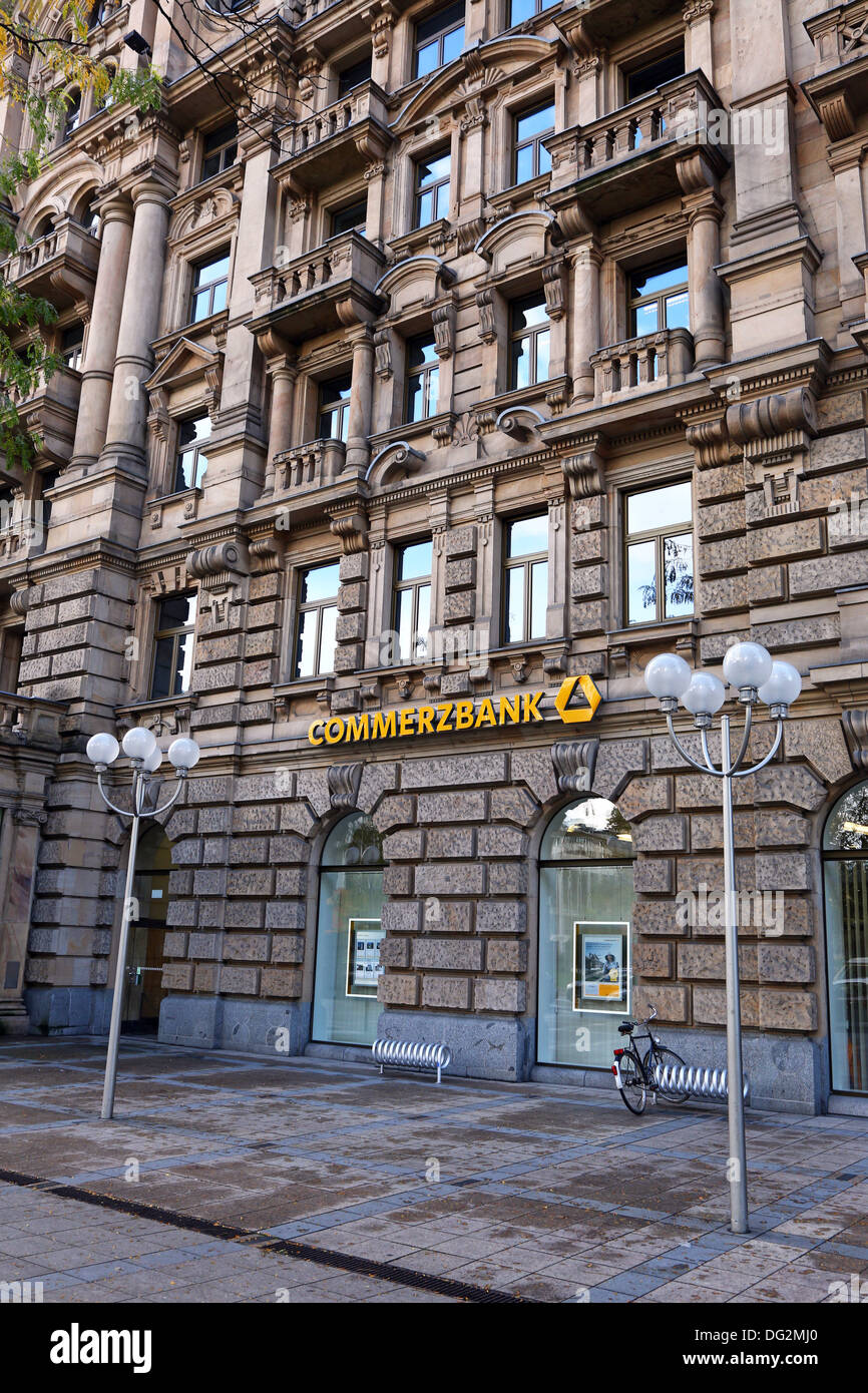 Commerzbank logo hi-res stock photography and images - Alamy