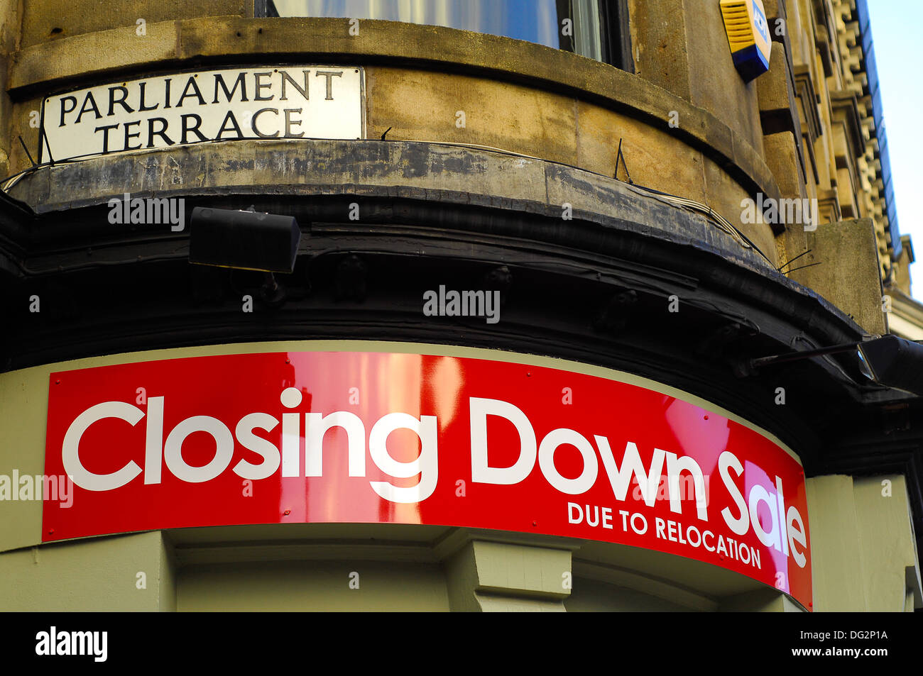 Closing down shop sales sign in Harrogate Stock Photo - Alamy