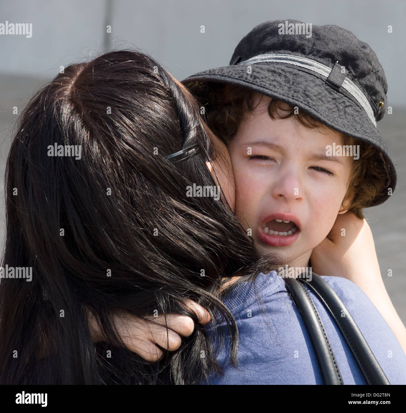 Weeping mother hi-res stock photography and images - Alamy