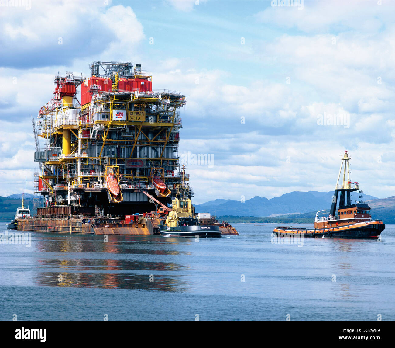 Tow rig hi-res stock photography and images - Alamy
