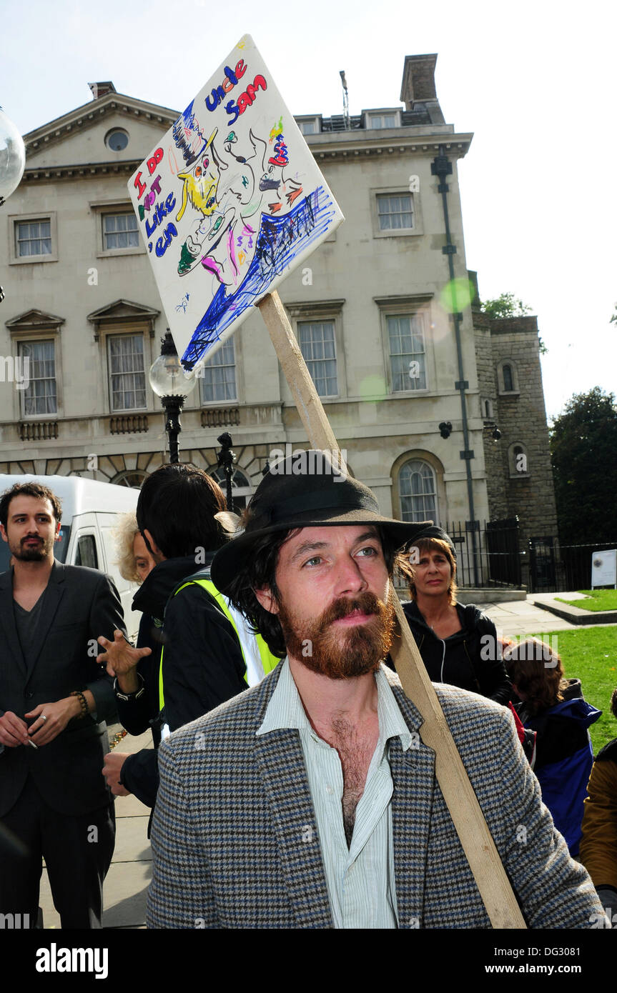 London UK, 12th Oct 2013 : A protesters holding a placard rally at the ...