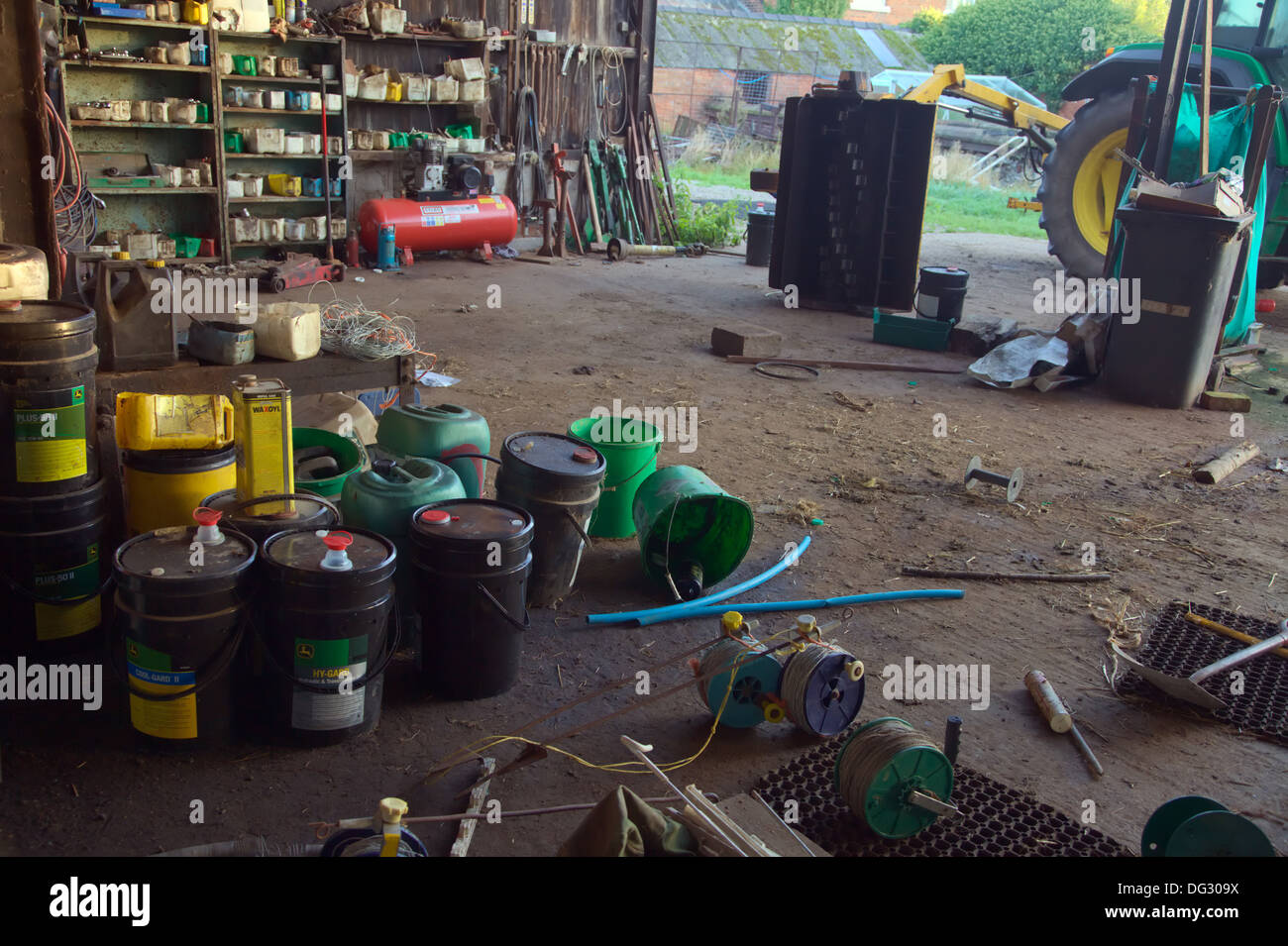 Farm workshop hi-res stock photography and images - Alamy