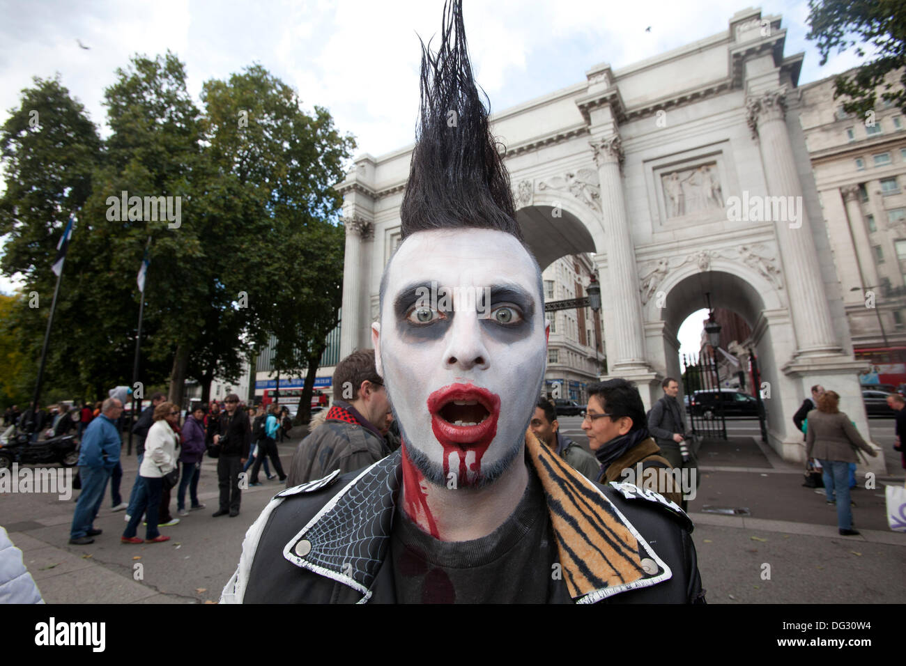 Zombies girls hi-res stock photography and images - Alamy