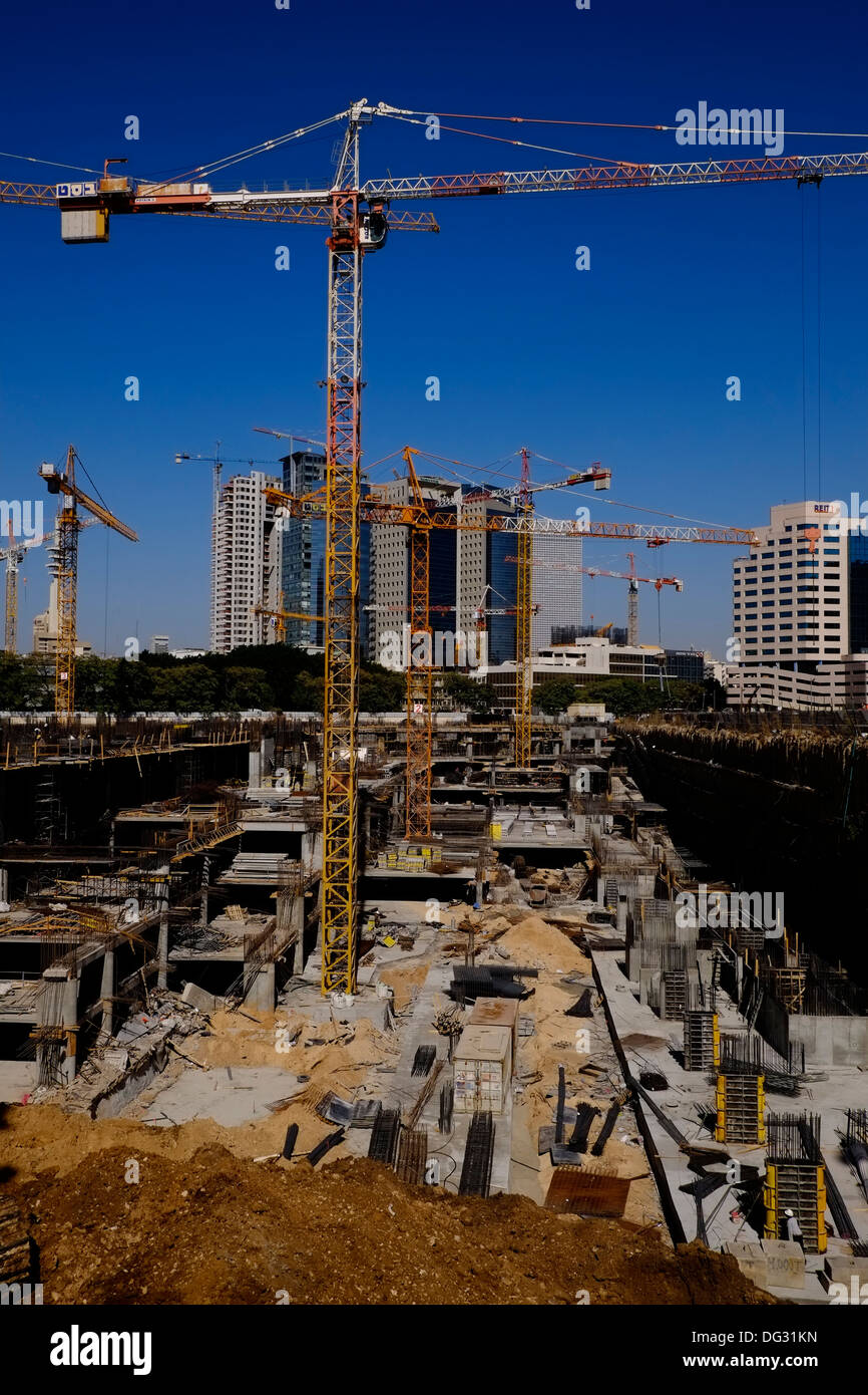 Construction site in downtown Tel Aviv Israel Stock Photo - Alamy