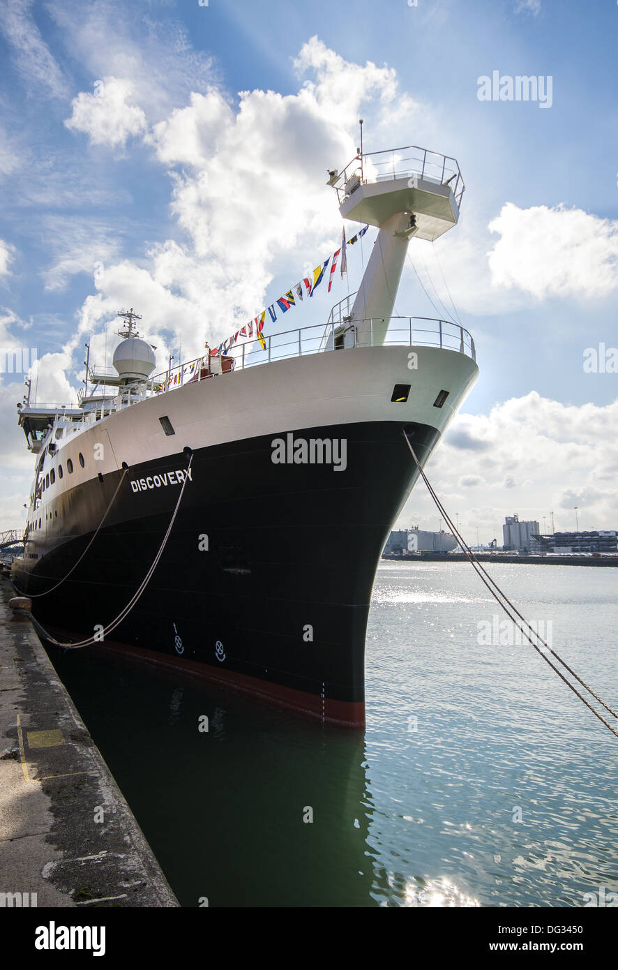 The new RRS Discovery at home in Empress Dock next to the National ...