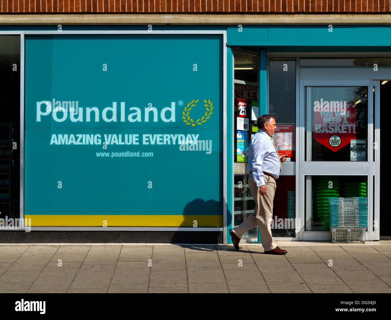 Poundland retail shop hi-res stock photography and images - Alamy