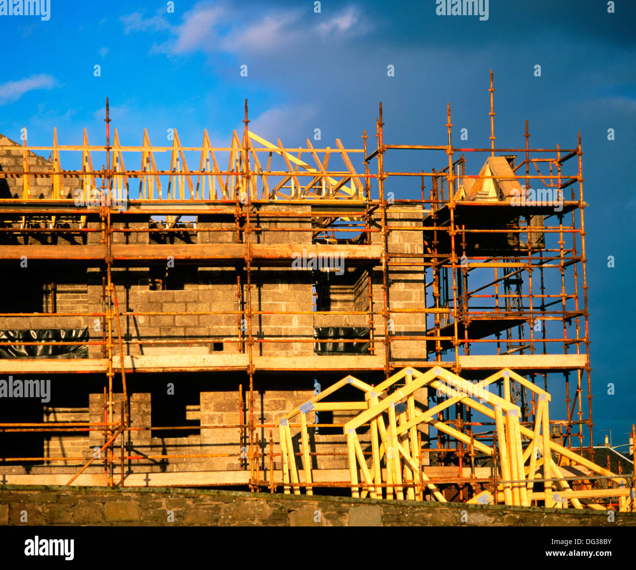Flats building under construction hi-res stock photography and images ...
