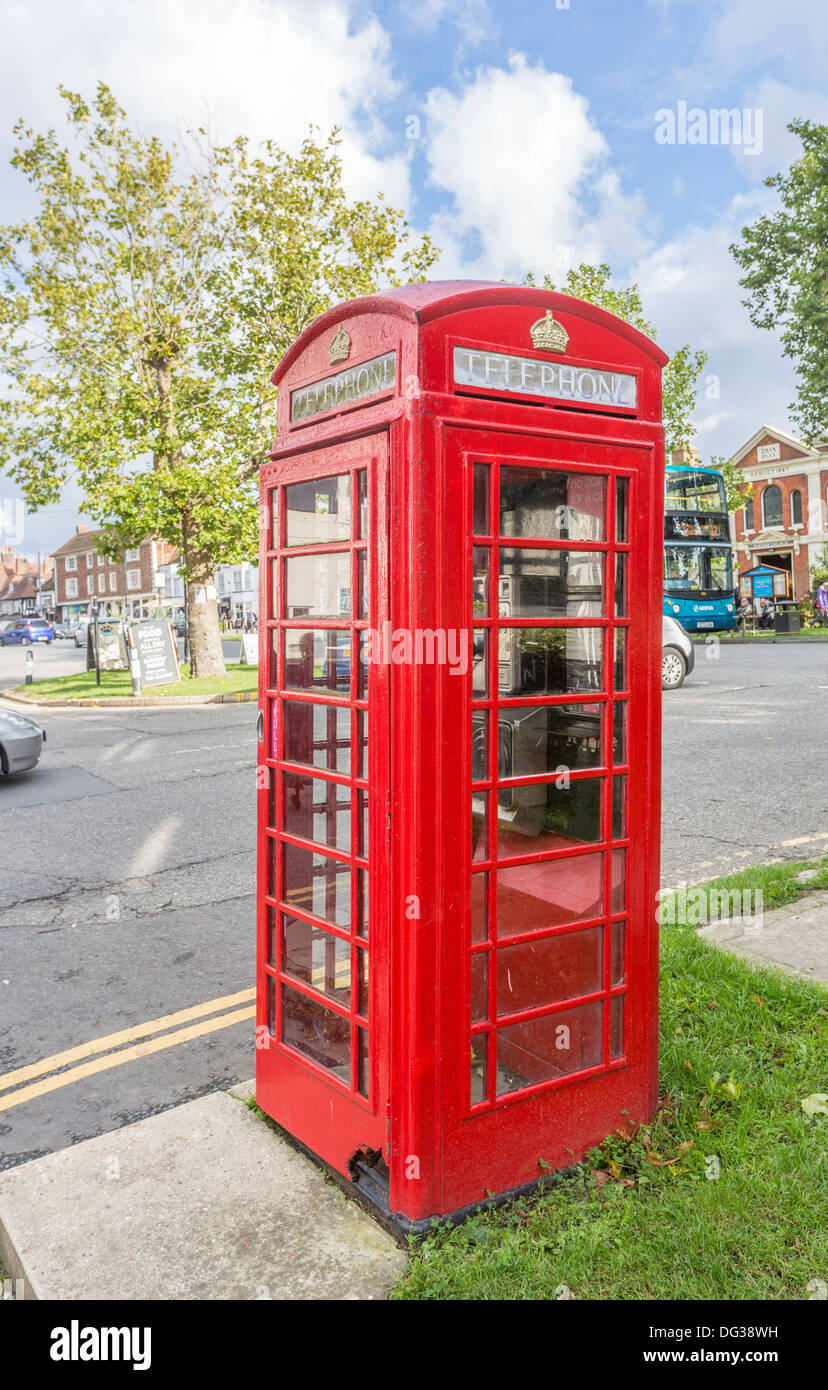 Red telephone box in Tenterden, Kent, UK Stock Photo - Alamy