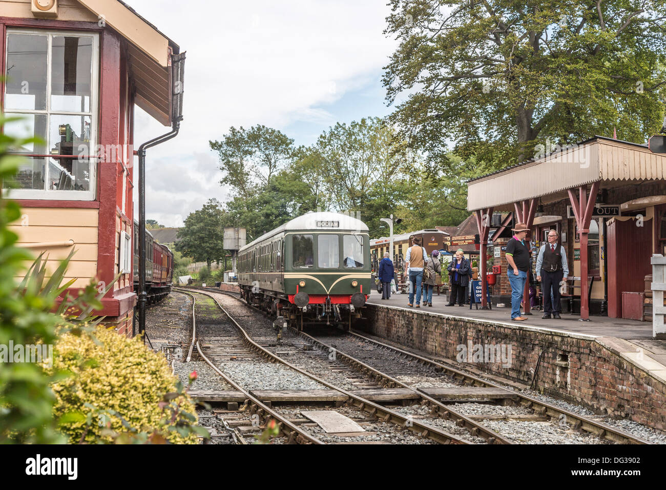 Tenterden Town railway station with green diesel train to Bodiam ...