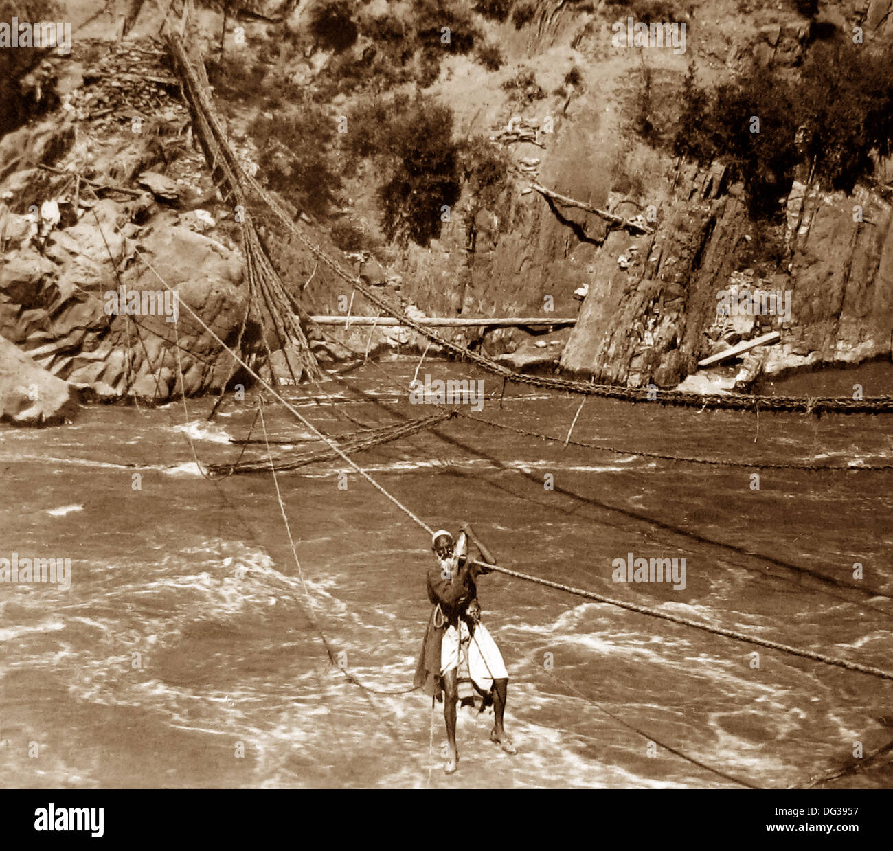 India crossing jhelum river uri hi-res stock photography and images - Alamy