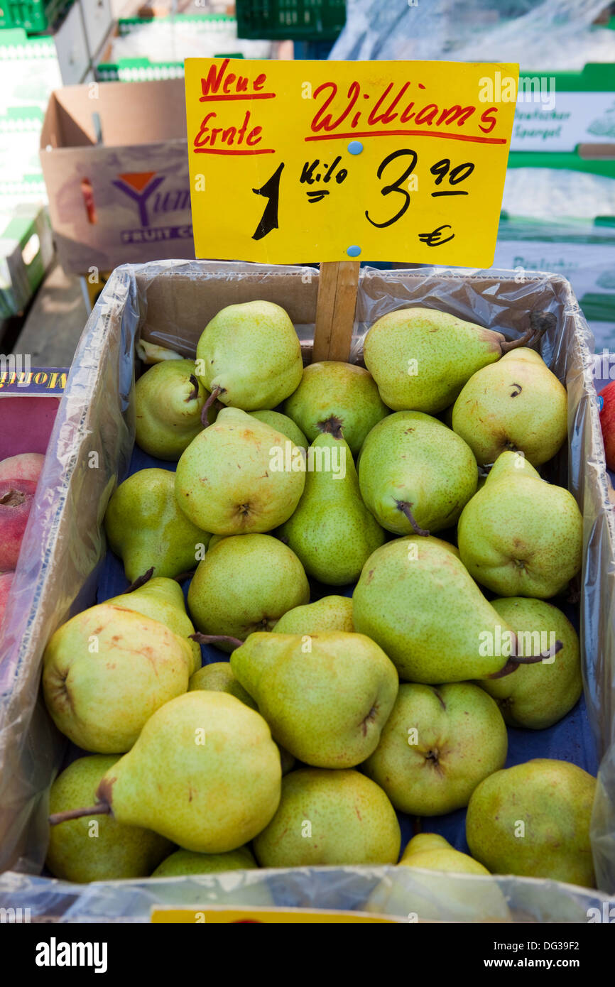 Pears at a market stall, Hanover, Lower Saxony, Germany, Europe Stock ...