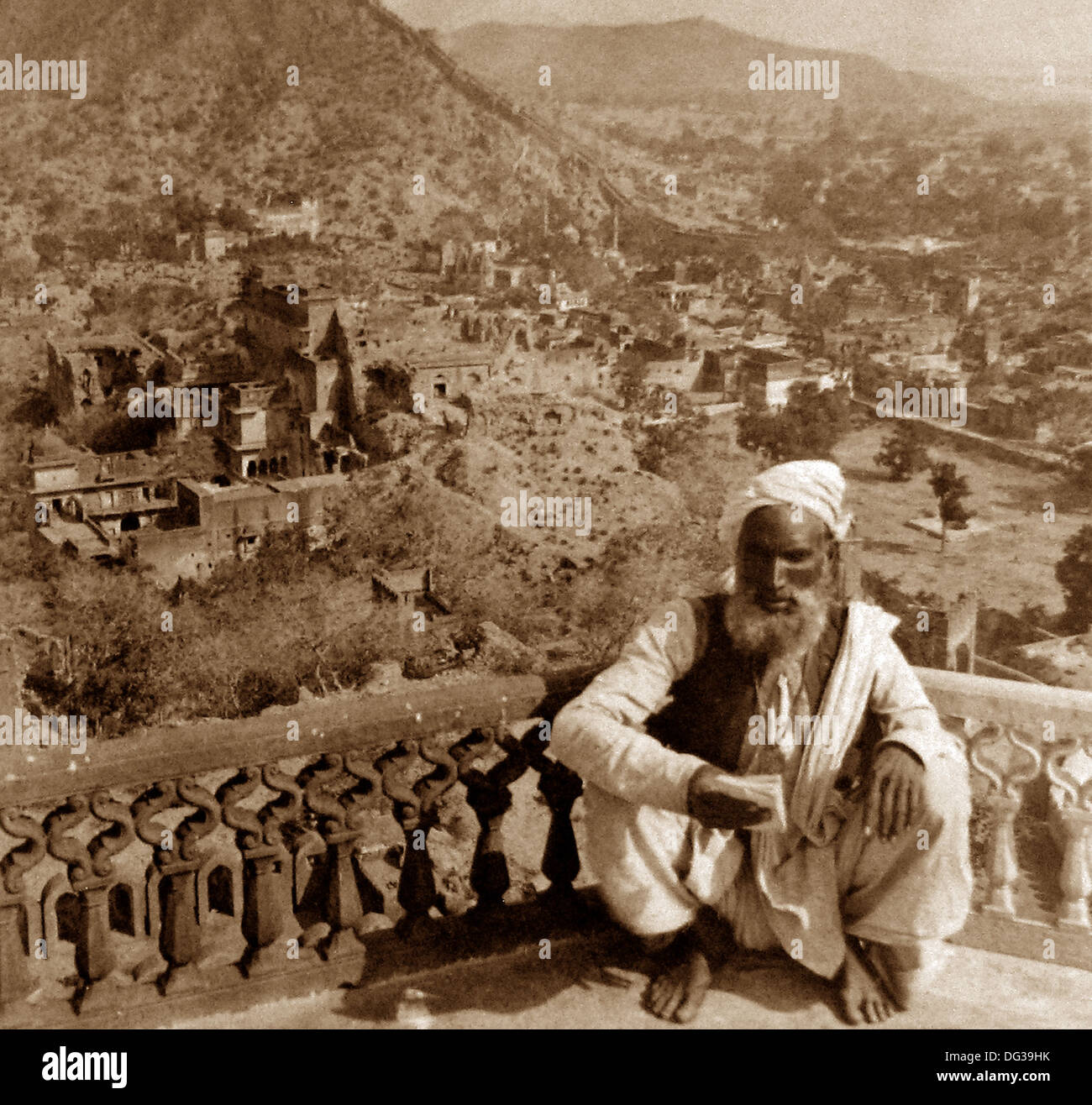 Communication india 1900s hi-res stock photography and images - Alamy