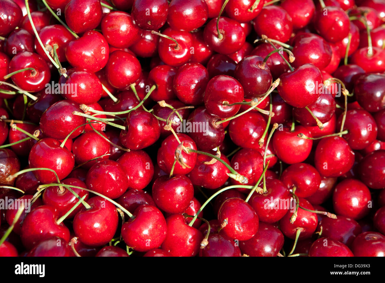 Cherries hi-res stock photography and images - Alamy