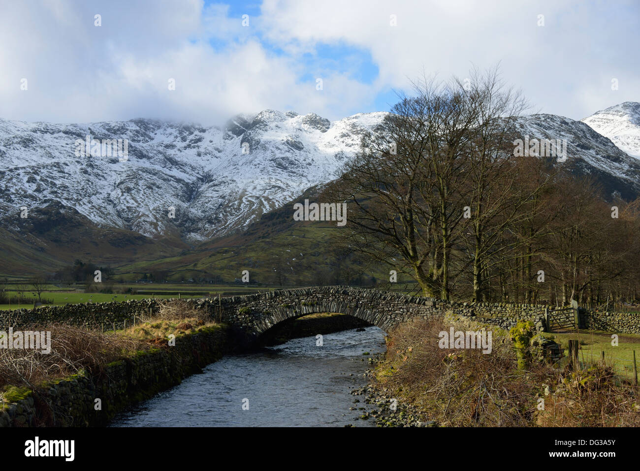 Middlefell Bridge and Crinkle Crags in Winter. Great Langdale, Lake ...