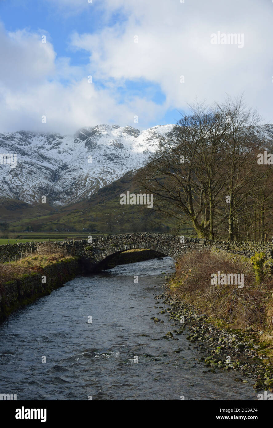 Middlefell Bridge and Crinkle Crags in Winter. Great Langdale, Lake ...