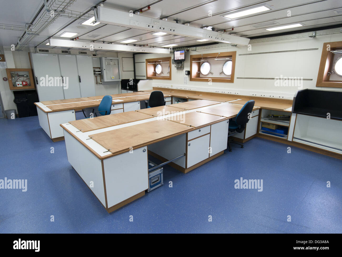 Lab interior hi-res stock photography and images - Alamy