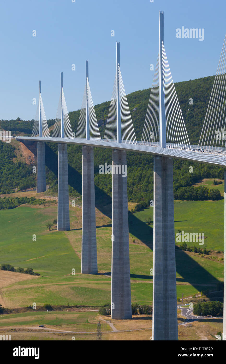 Millau Viaduct, Viaduc de Millau, Architect Norman Foster and Engineer ...
