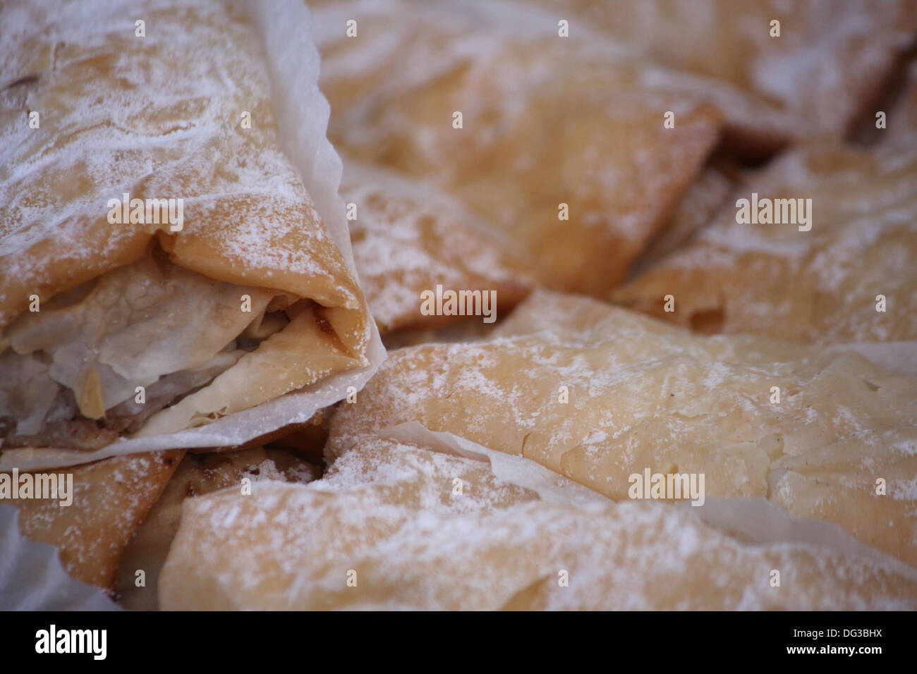 Strudel hi-res stock photography and images - Alamy