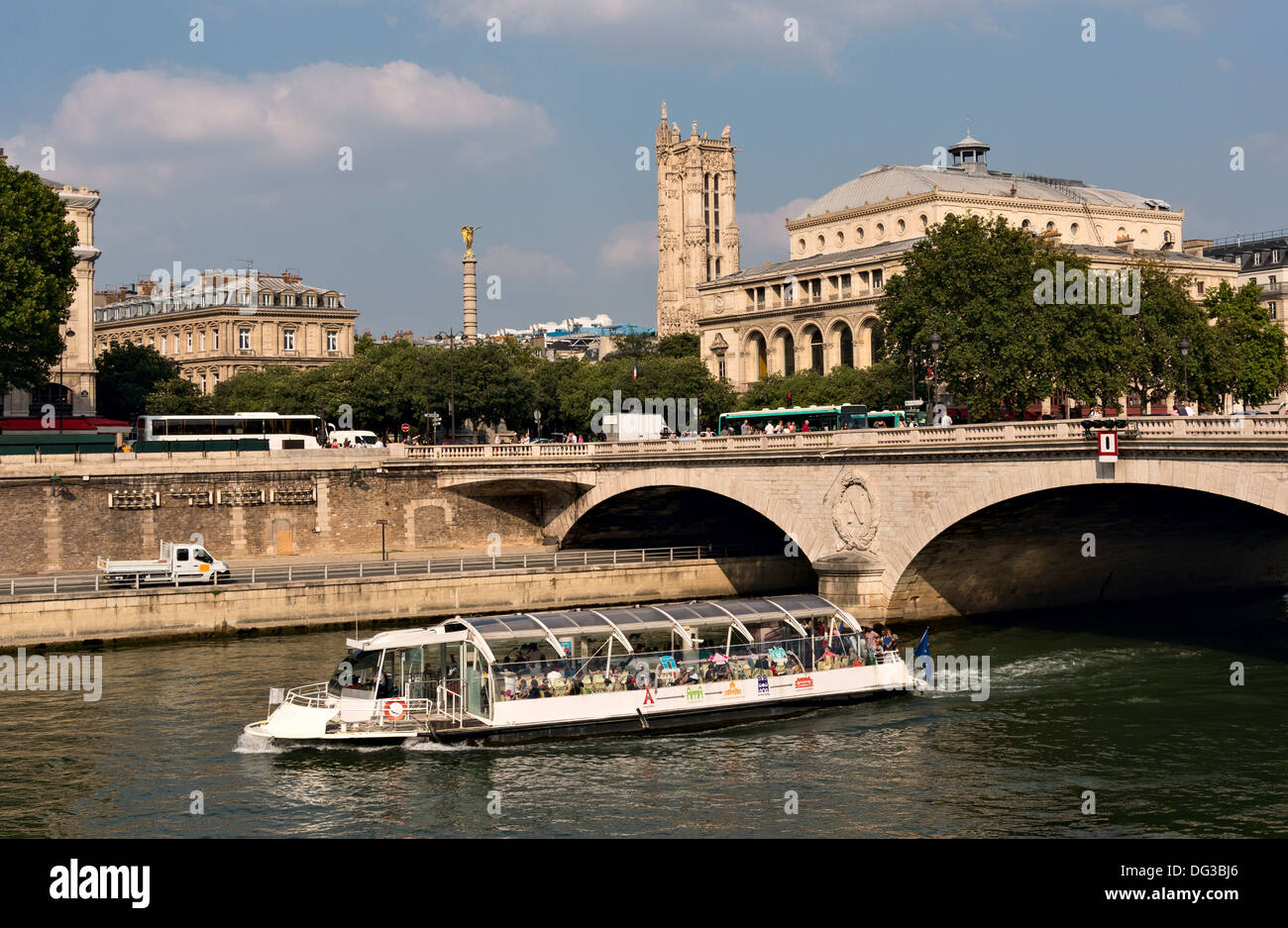 Excursion boat at the Seine in Paris, France Stock Photo - Alamy