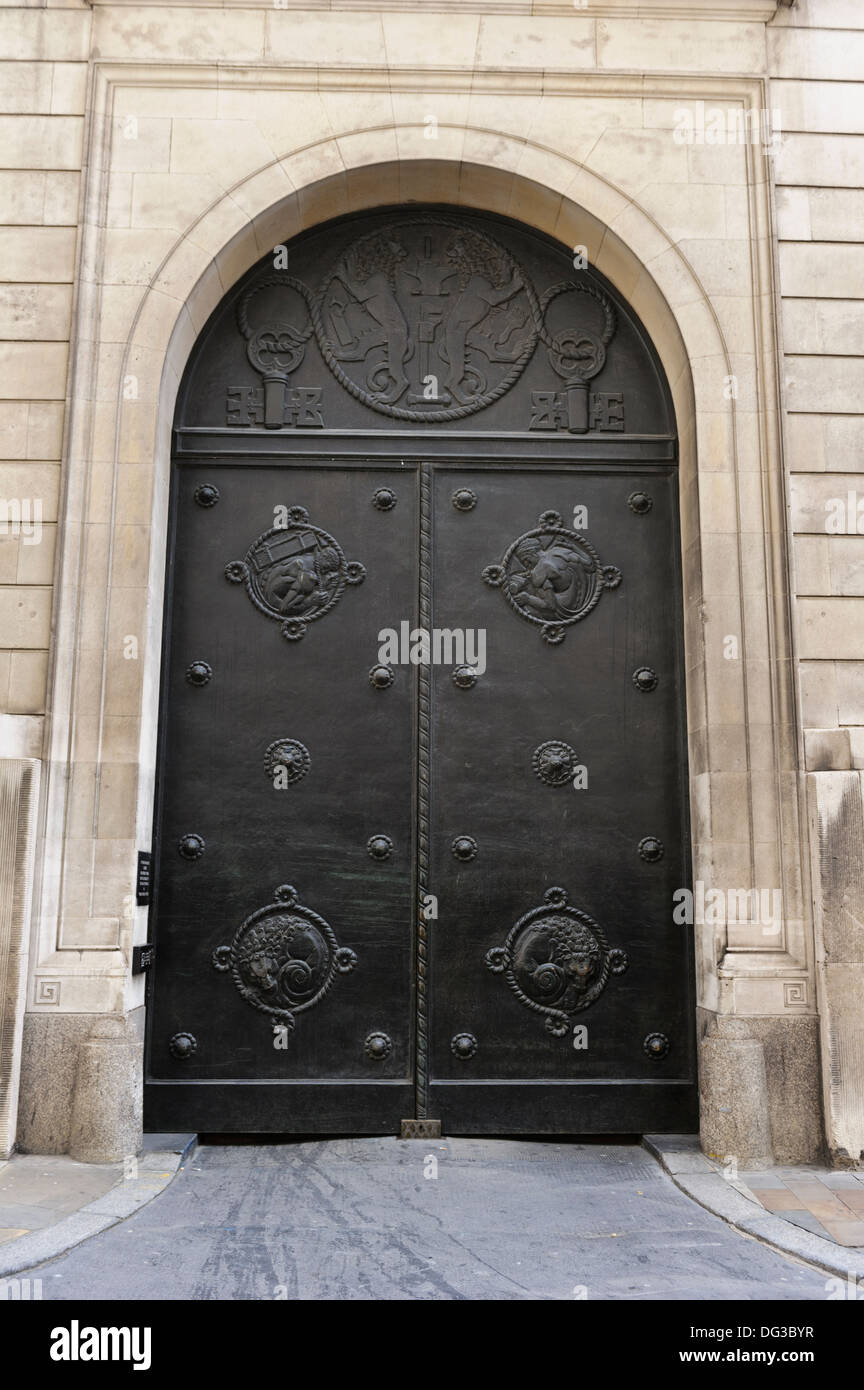 Steel bank door hi-res stock photography and images - Alamy