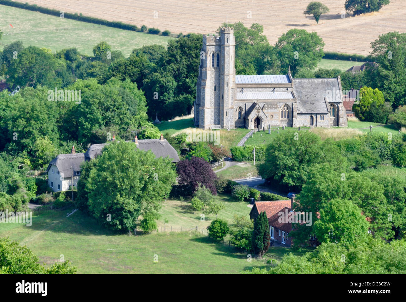 Bucks - Chiltern Hills - Ellesborough - view to St Peter + St Paul's ...