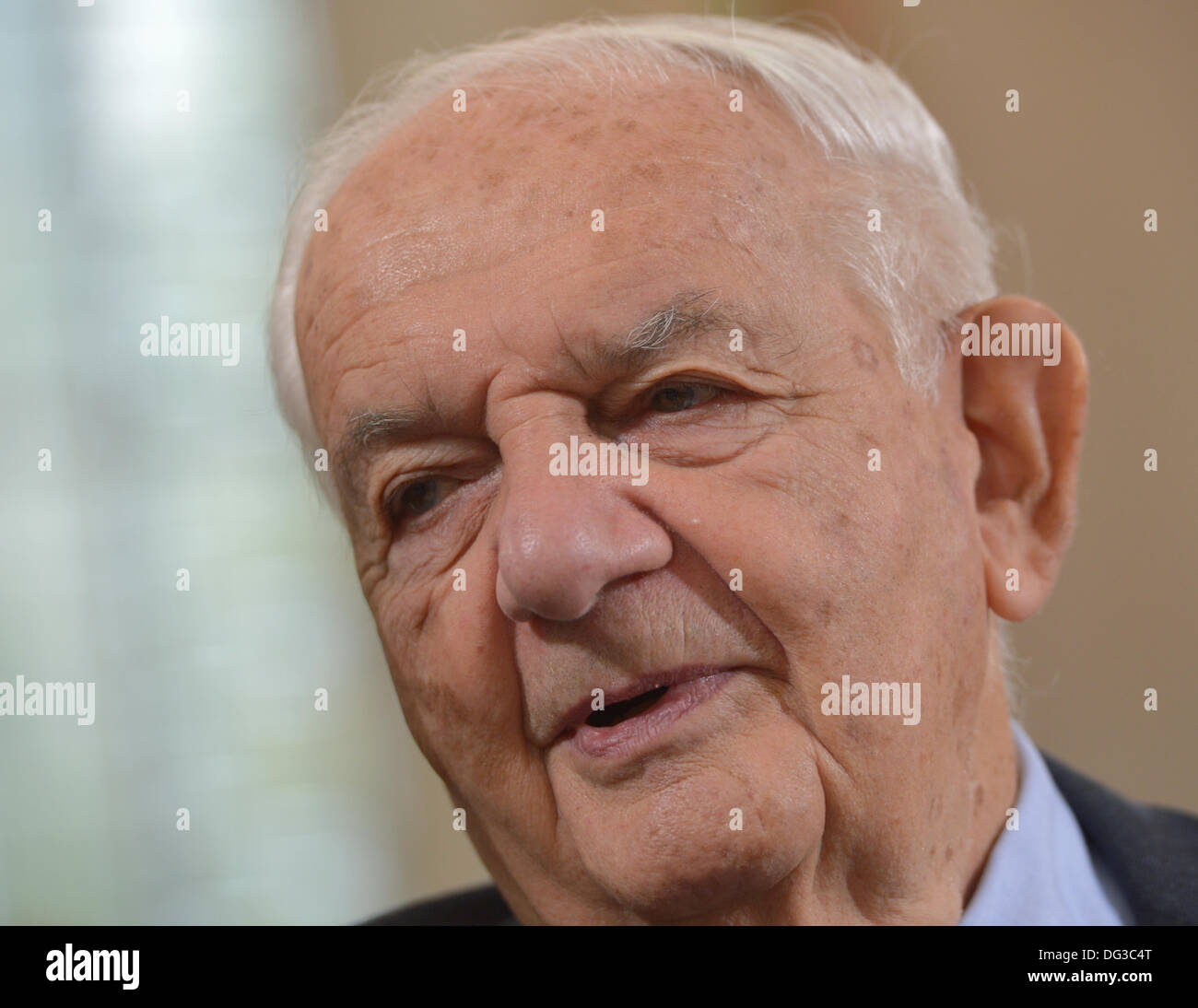 The Franco-German publicist Alfred Grosser at the awarding of the Peace ...