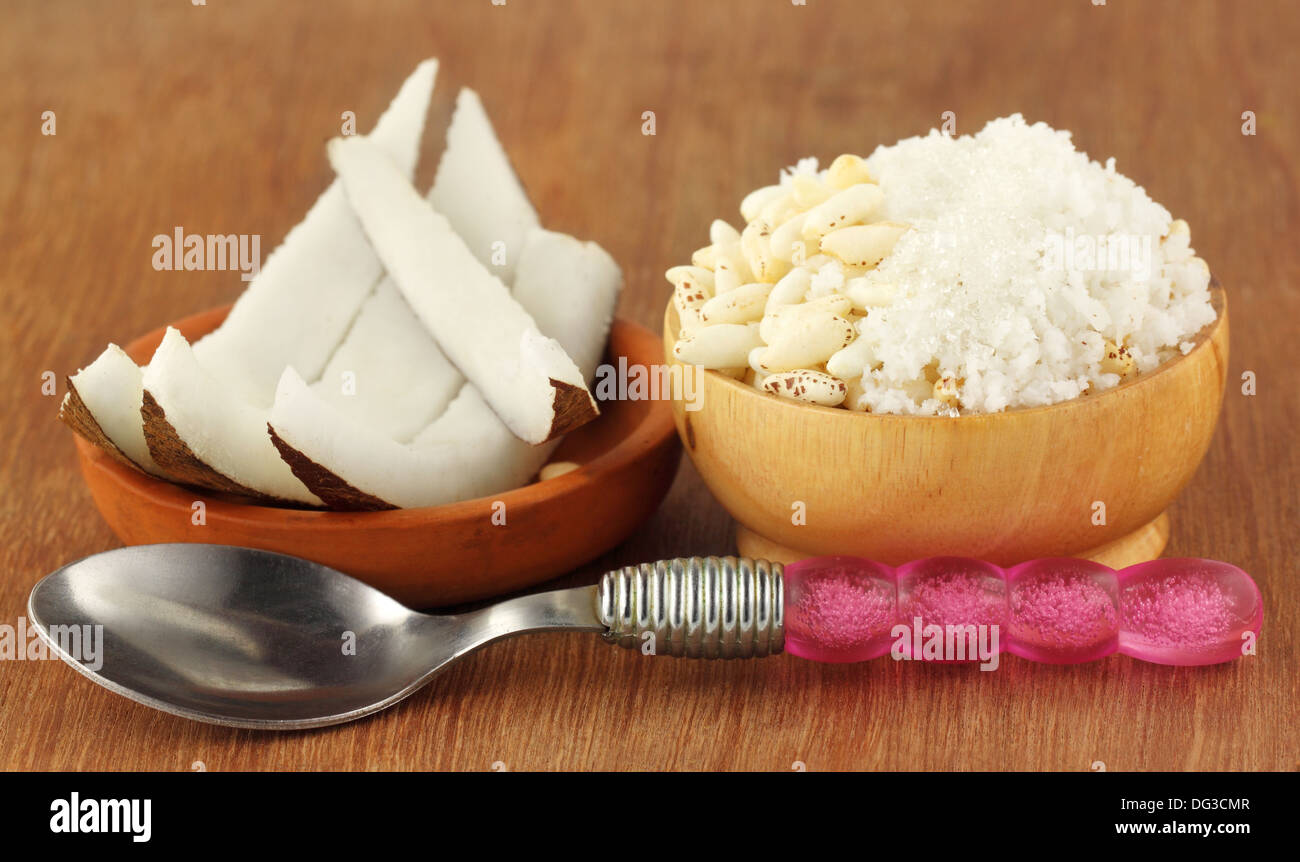Puffed rice with coconut Stock Photo - Alamy