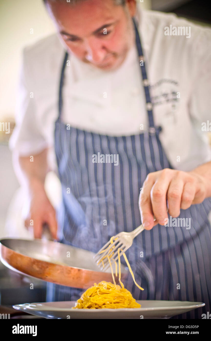 Chef Plating Taglierini Pasta Stock Photo - Alamy