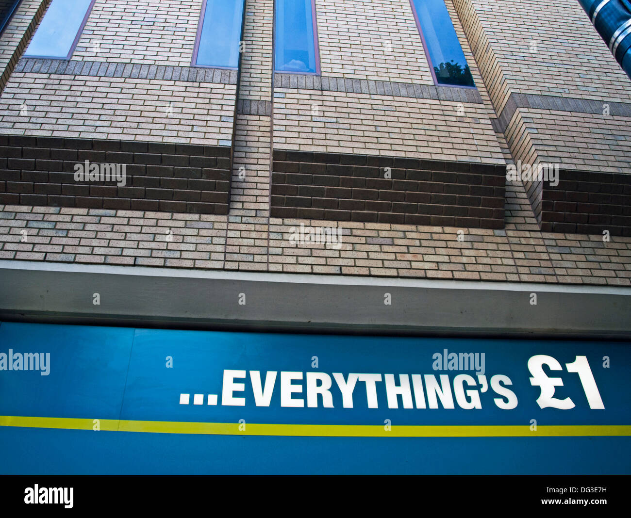 United kingdom poundland store hi-res stock photography and images - Alamy