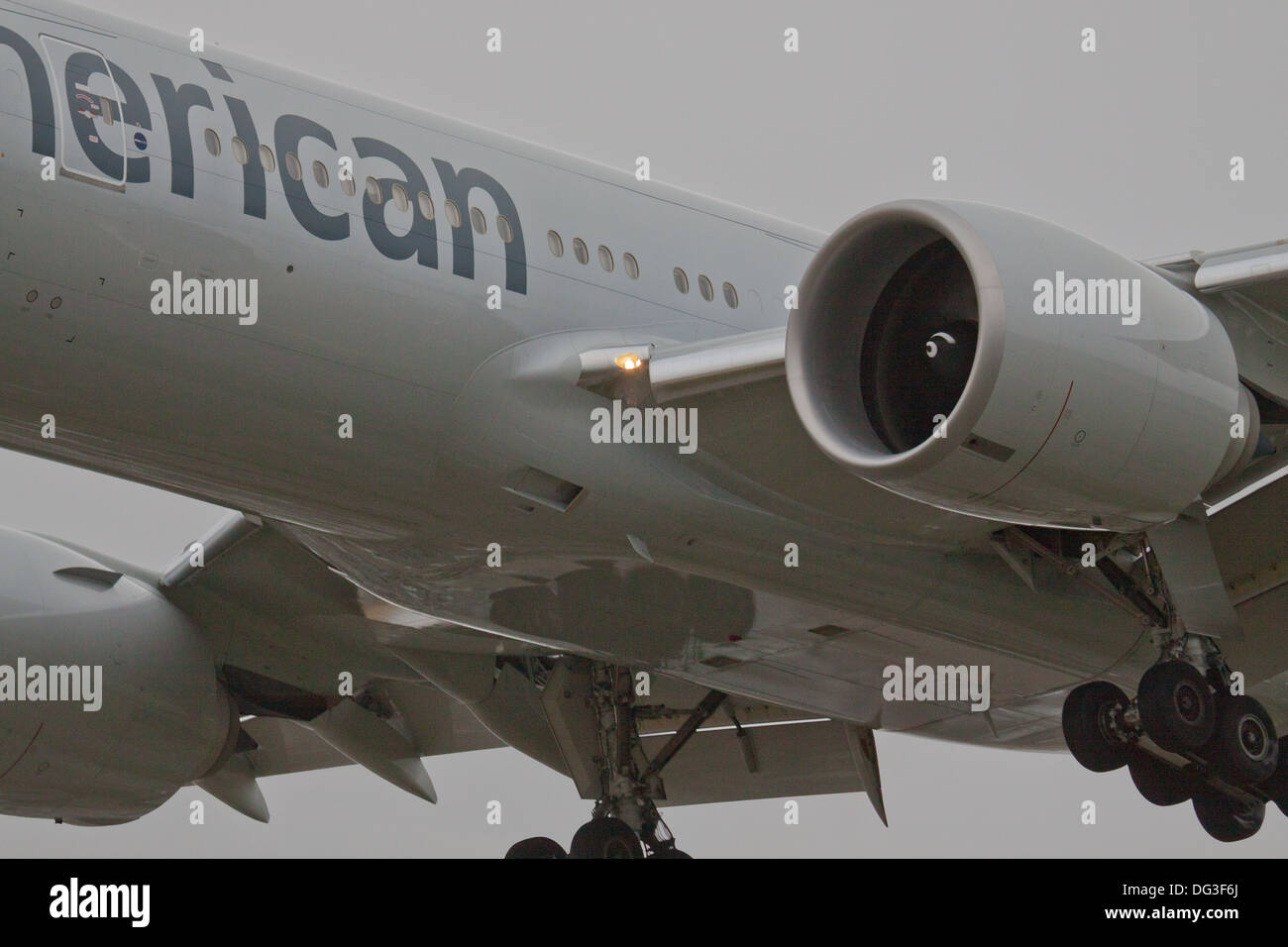 American Airlines Boeing 777 N723AN arriving at London-Heathrow Airport ...