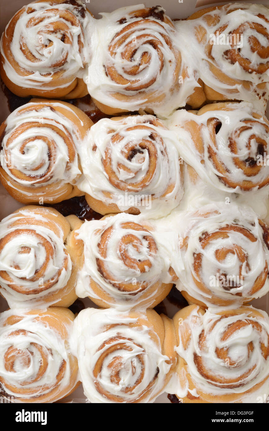 Cinnamon rolls hi-res stock photography and images - Alamy
