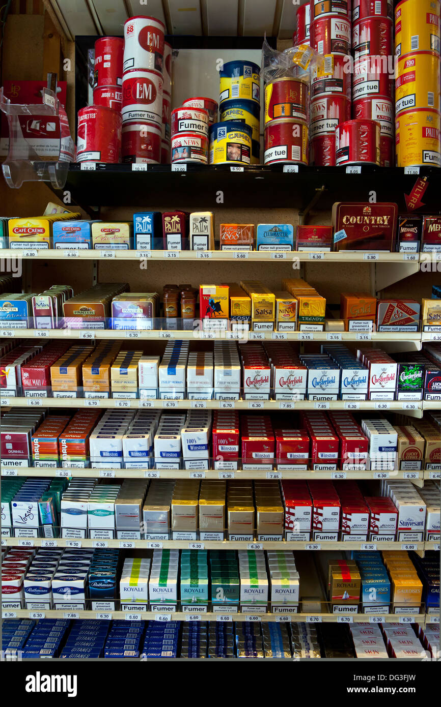 Tobacconist hi-res stock photography and images - Alamy