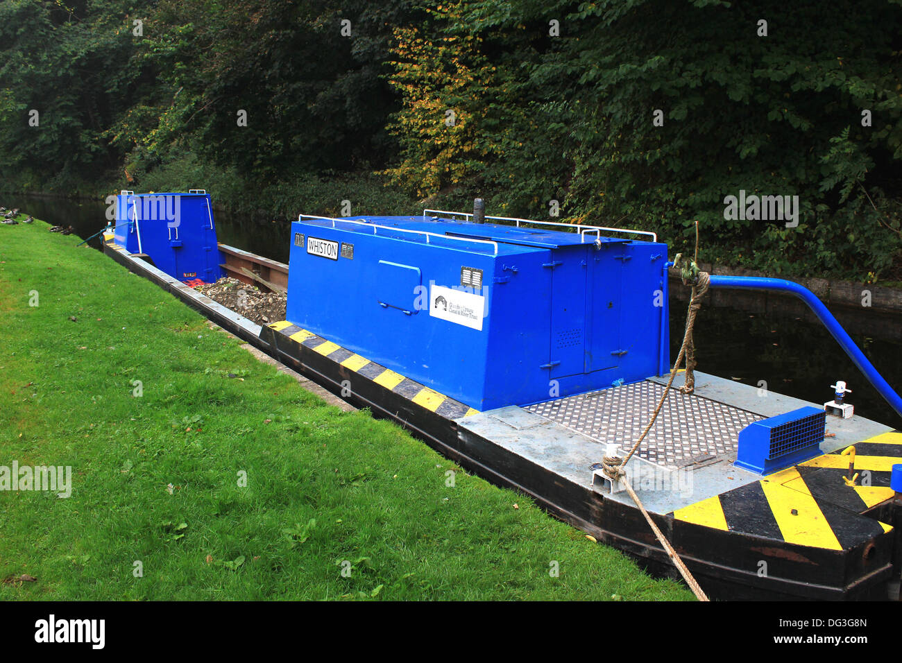 Barge maintenance hi-res stock photography and images - Alamy