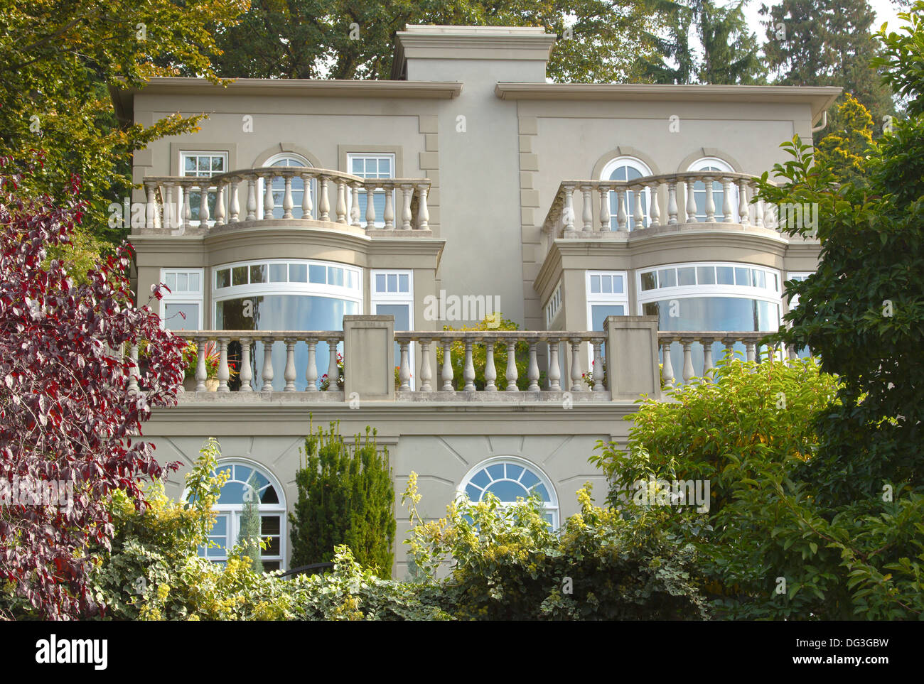 Residential house on Highland drive in Seattle WA Stock Photo - Alamy