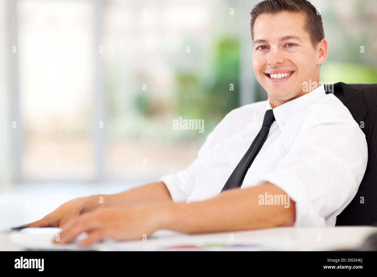 Relaxed office professional hi-res stock photography and images - Alamy
