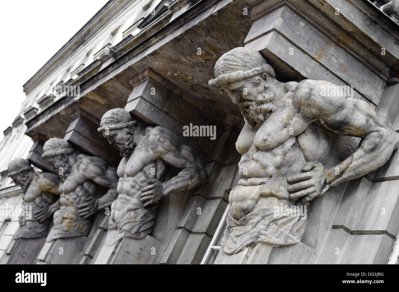 Atlas telamon hi-res stock photography and images - Alamy