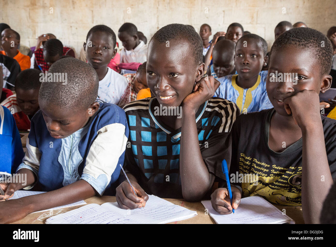 Muslim boys in school hi-res stock photography and images - Alamy