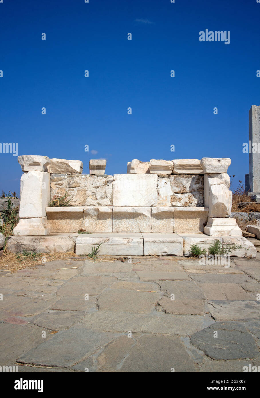 Delos temple hi-res stock photography and images - Alamy