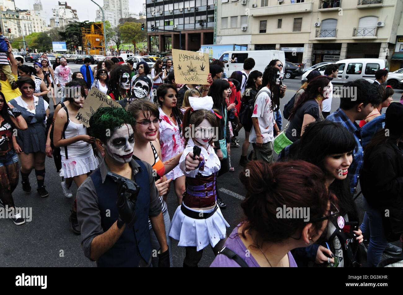People walk on streets argentina hi-res stock photography and images ...