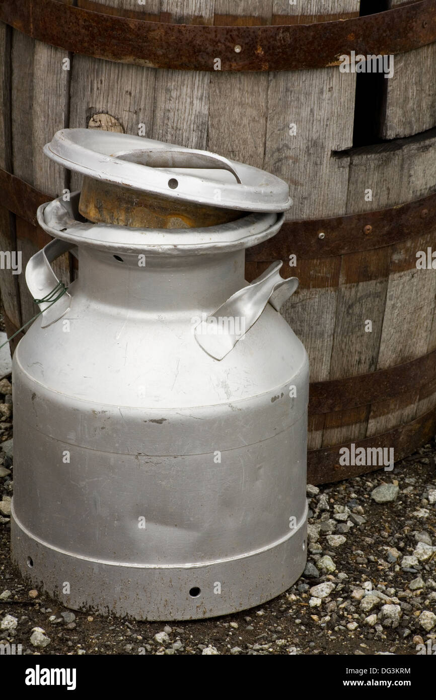 vintage barrel and milk Bucket close up shot Stock Photo - Alamy