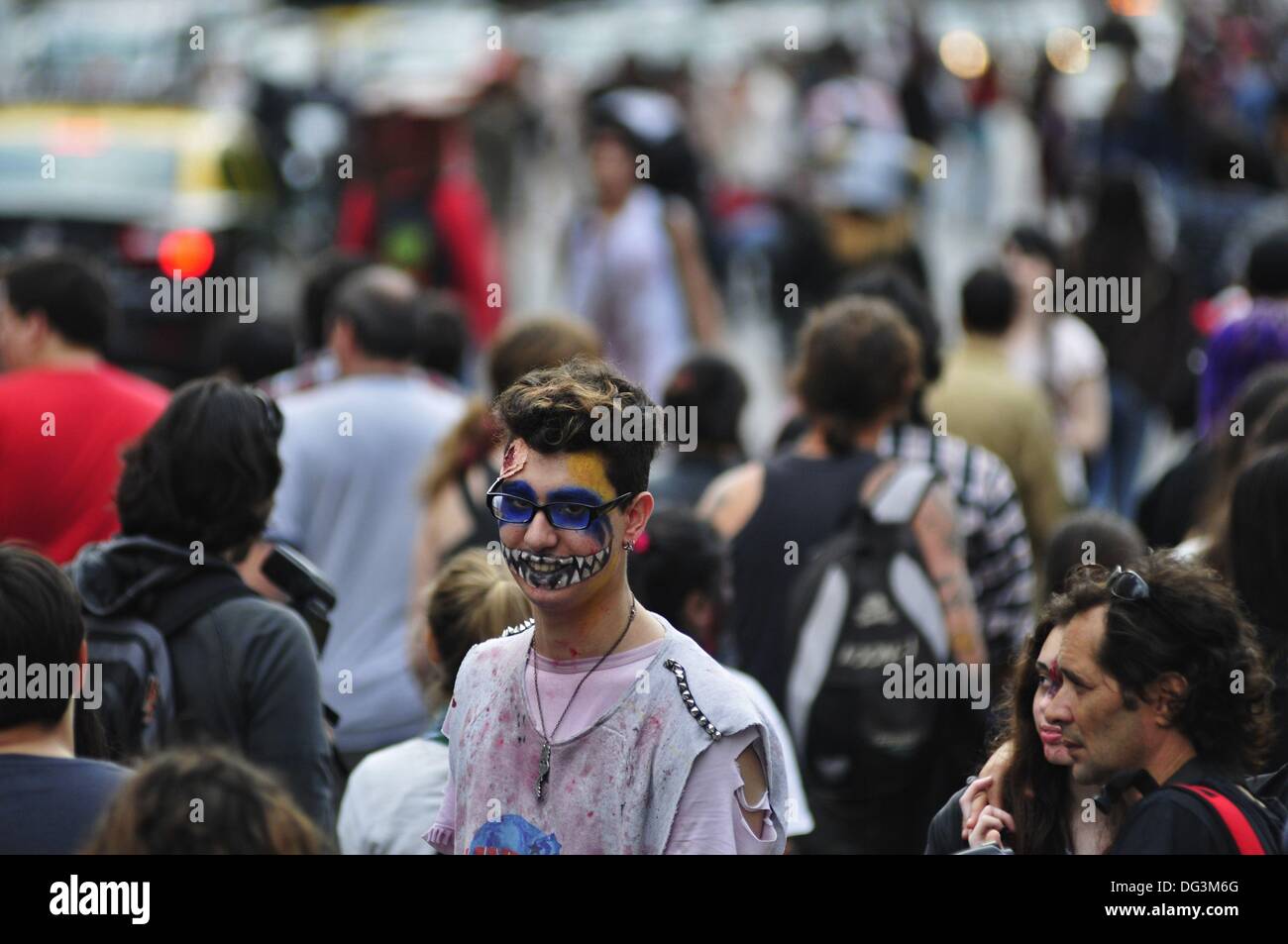 Zombies walk hi-res stock photography and images - Alamy