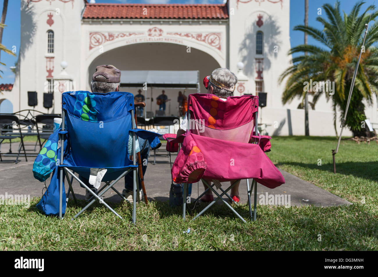 Front row concert seats hi-res stock photography and images - Alamy