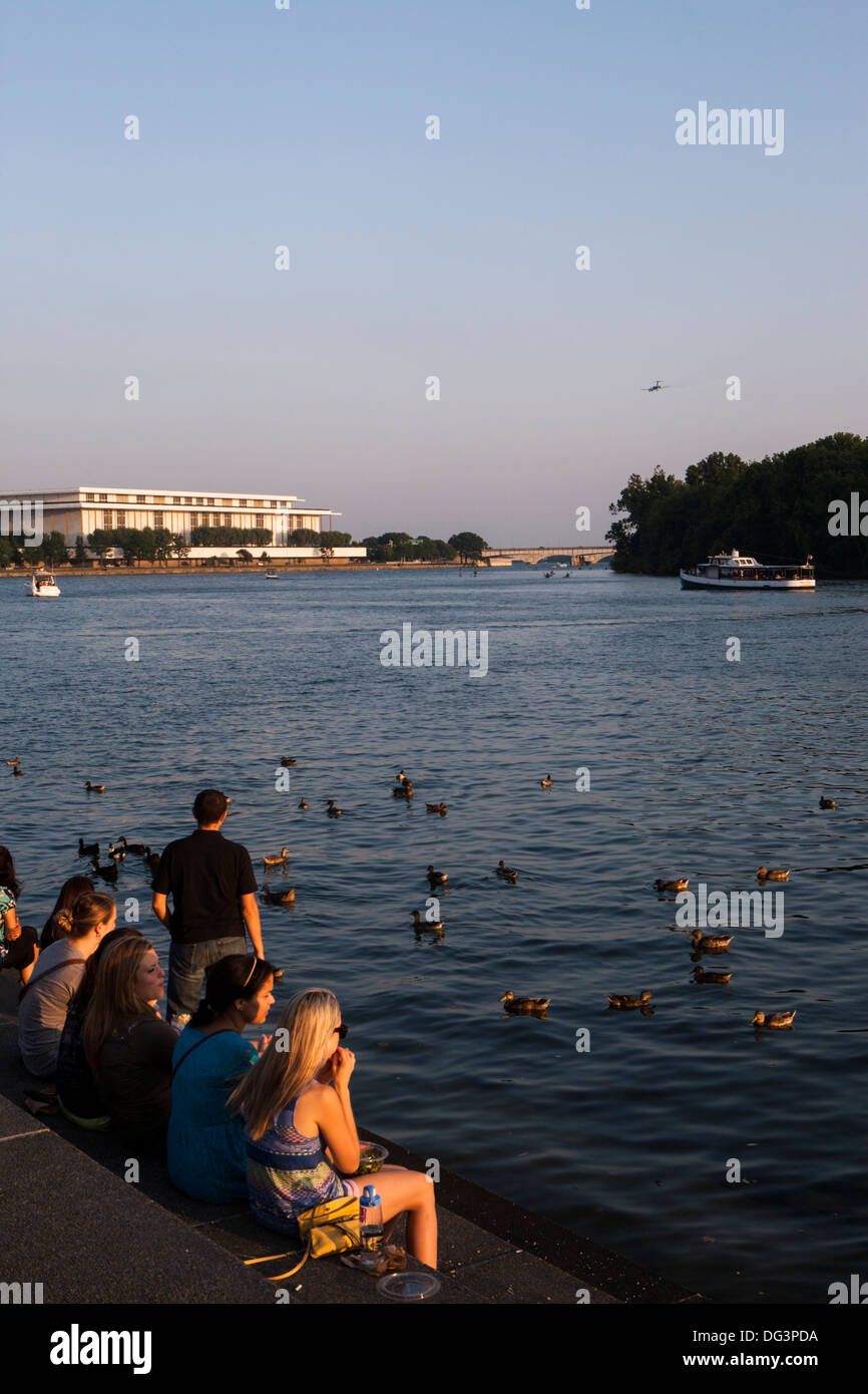 Potomac river sunset washington dc hi-res stock photography and images ...