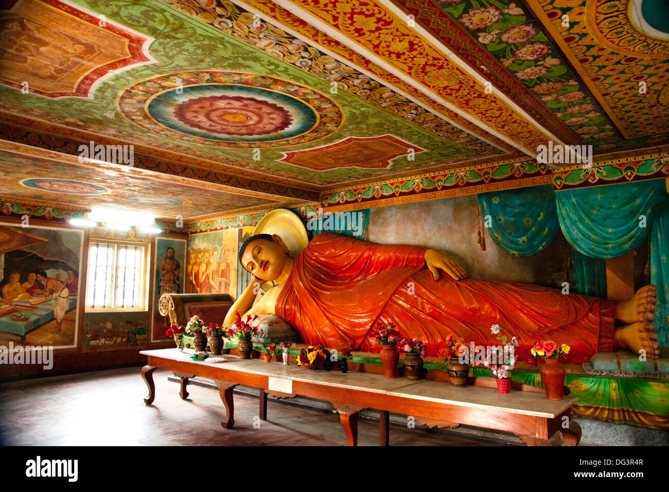 Buddhist temple in honor of tsunumi victims, Mt. Lavinia, Sri Lanka ...